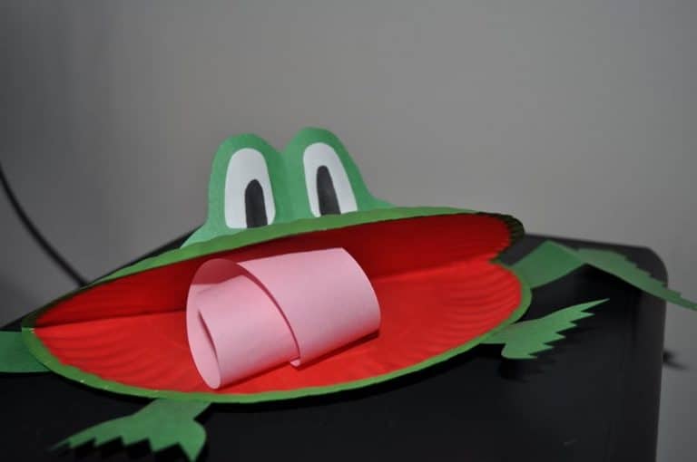 Frog Crafts for Kids - Easy Paper Plate Frog