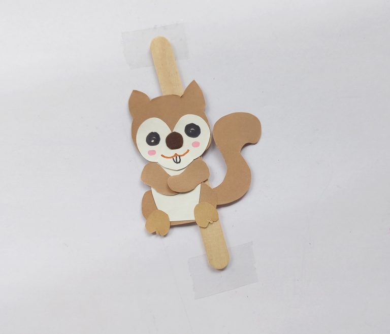 Squirrel Fall Wreath Craft for Kids