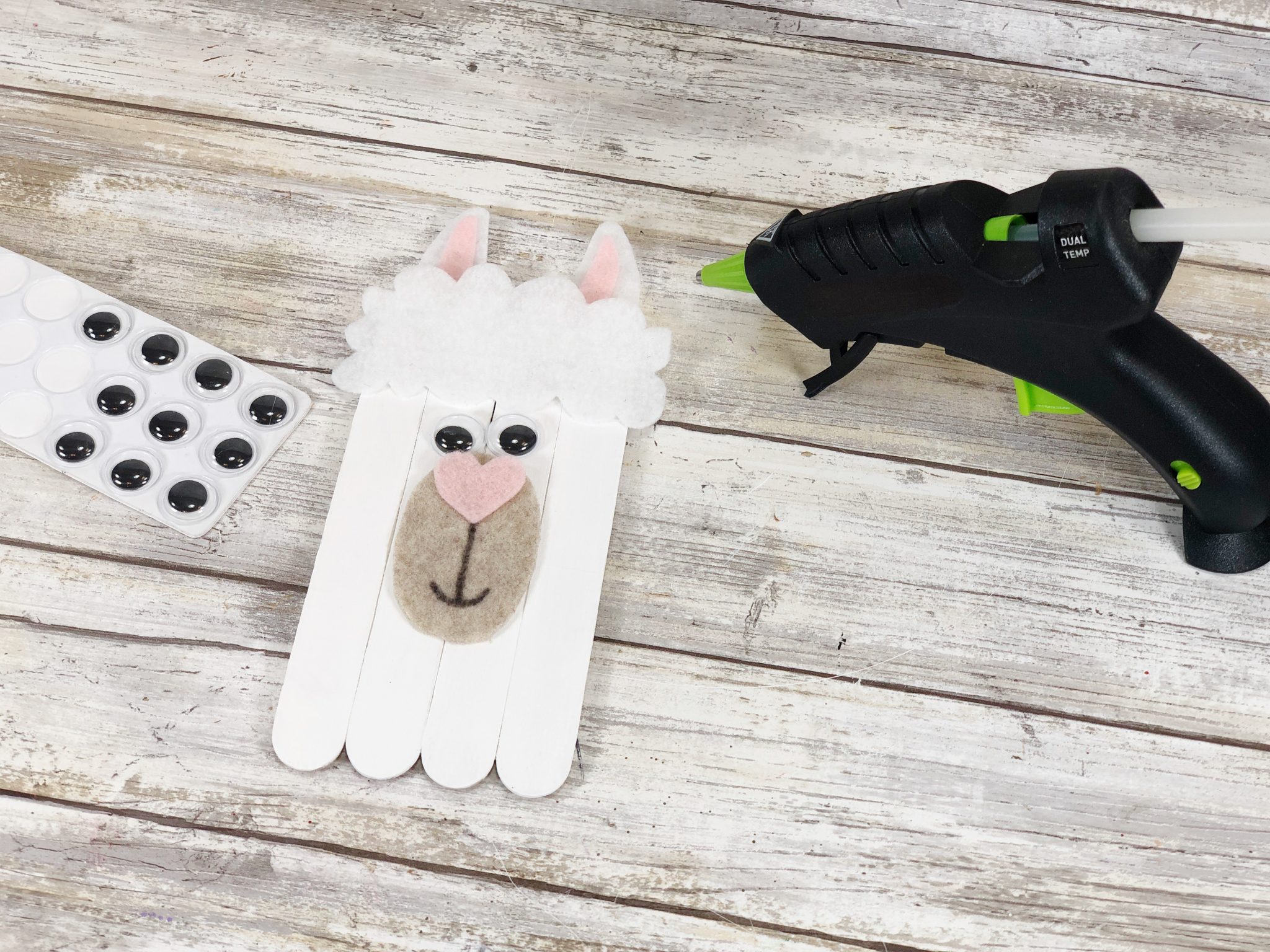 Easy Llama Craft with Popsicle Sticks